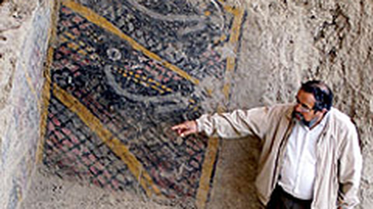 Hallan mural de 4.000 años