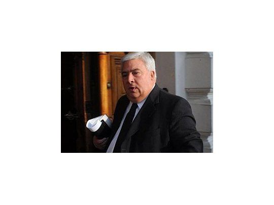 Matzkin: Cerca de 200 hinchas sin entrada arremetieron contra la Infantería