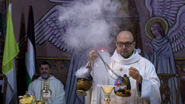 Quién es Gabriel Romanelli, el cura argentino herido en Gaza que ...