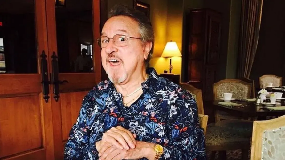 De cuánto es la fortuna de Carlos Villagrán en 2025, el actor que hizo ...