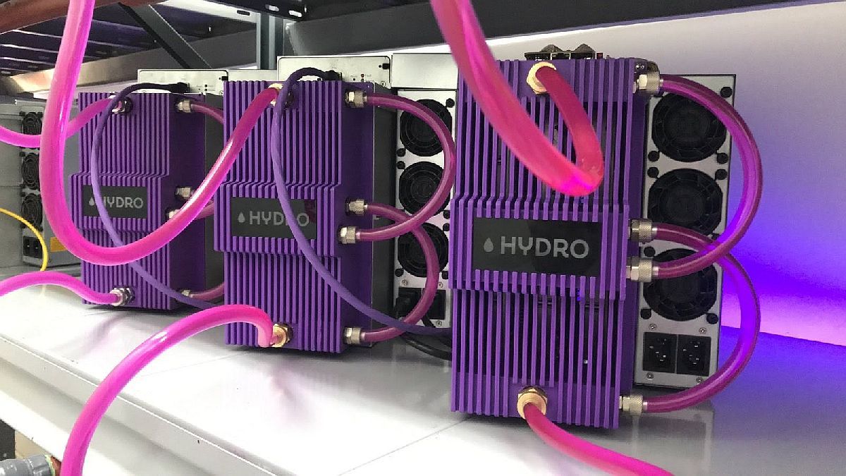 Criptomonedas: la técnica water cooling que ya revoluciona la criptominería