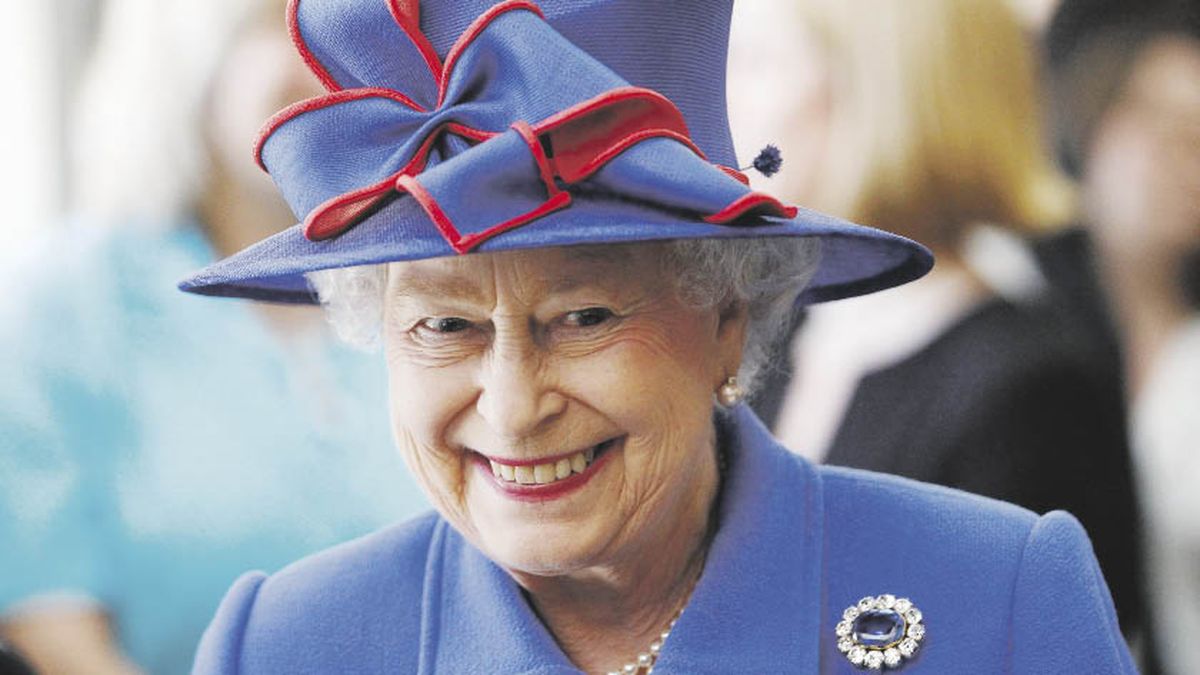 Un reinado de 70 años a prueba de escándalos y cambios políticos