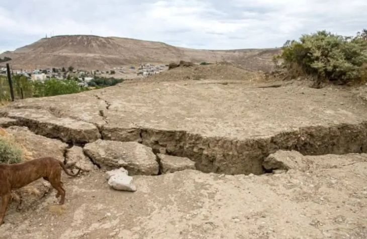 Deslizamiento en Comodoro Rivadavia: evacuaron a más de 90 familias ...