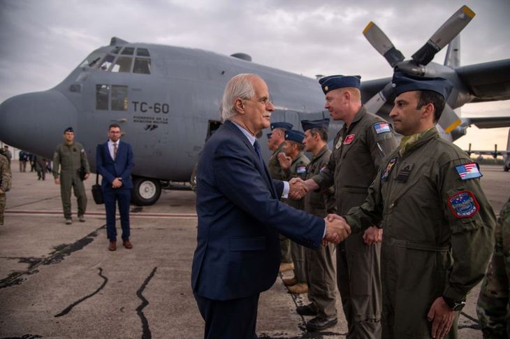 Jorge Taiana se reunió con directivos de la empresa aeronáutica india HAL