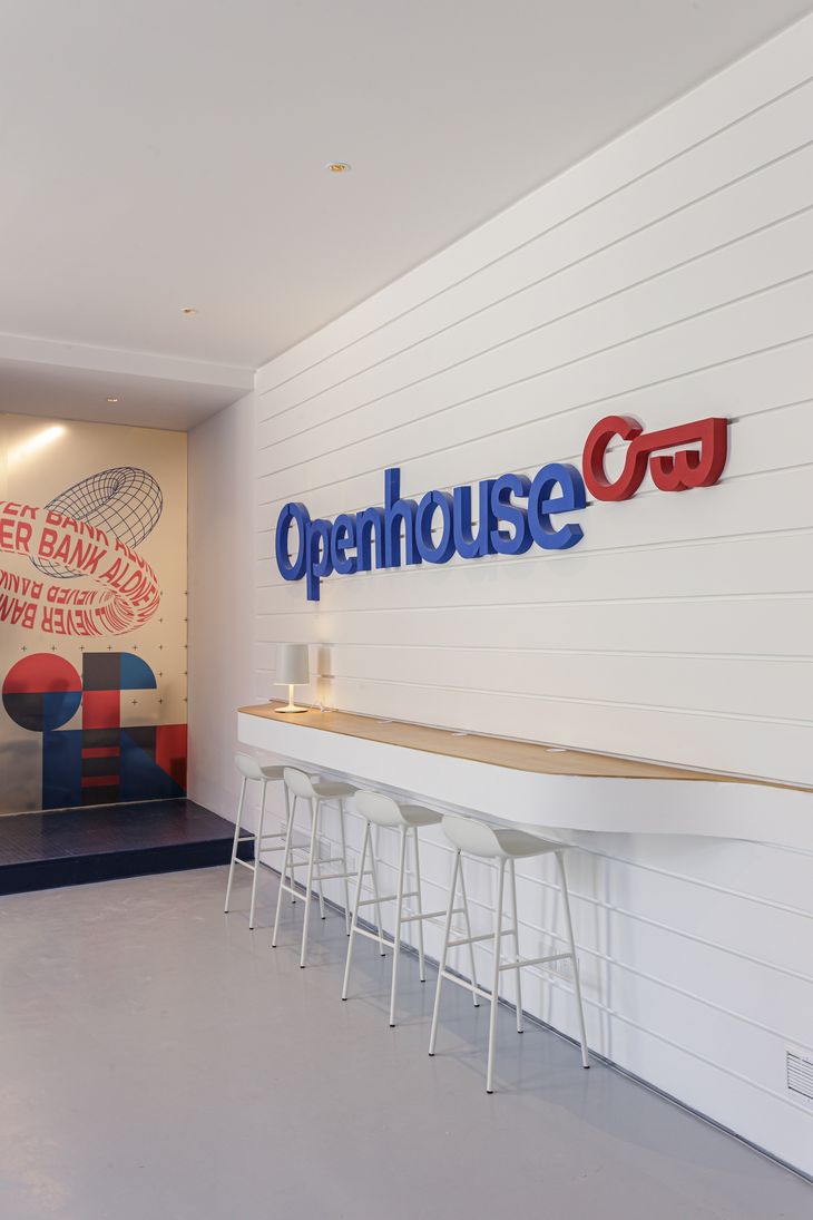 El banco digital Openbank inaugura un espacio físico en Palermo: qué ...