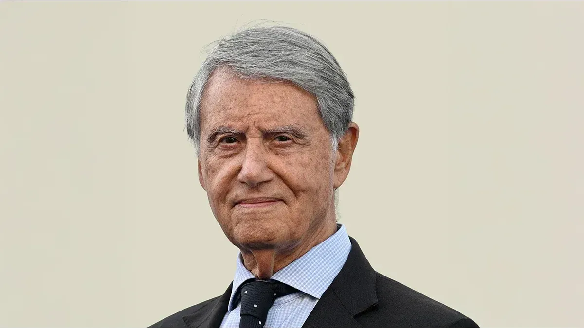 Es el rey de los mares, compró puertos en el Canal de Panamá y forma ...