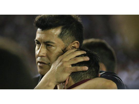 Fin de ciclo: tras la derrota en la final, Almirón se va de Lanús