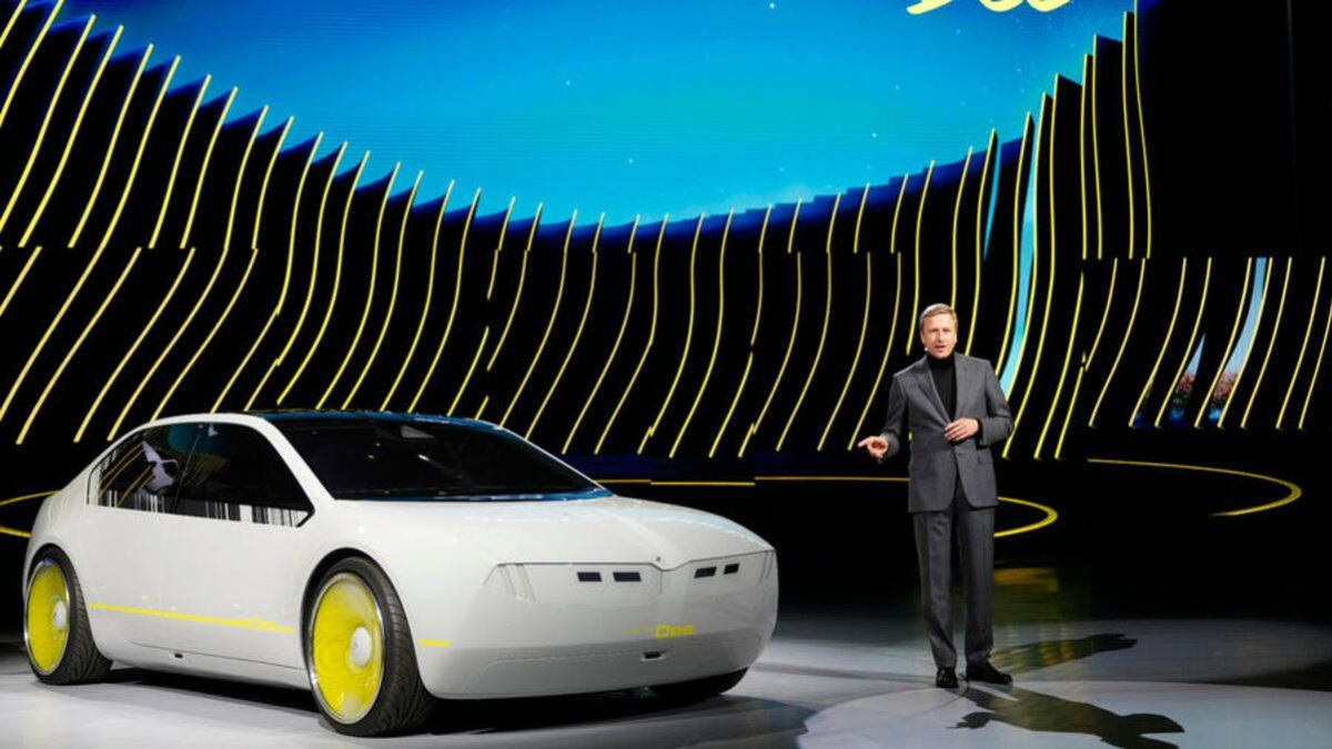 Automotive industry experiences with Metaverse