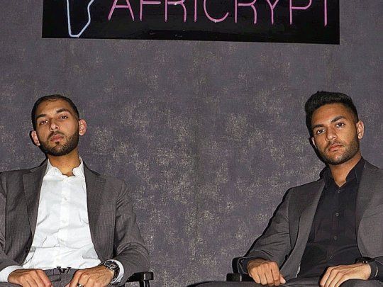 La historia de los dos hermanos que protagonizaron la mayor estafa con ...