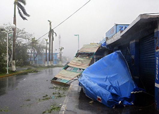 El huracán Dean llegó a México. Ya son 12 los muertos en el Caribe
