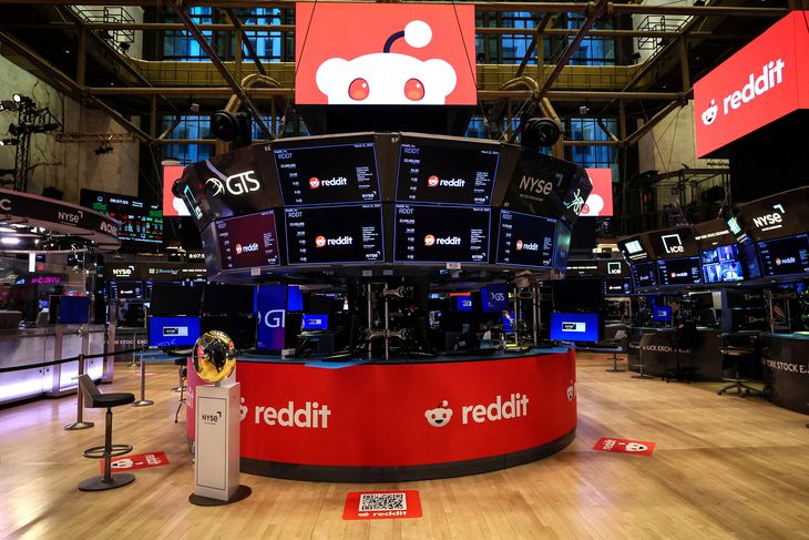 Reddit tuvo un debut soñado en Wall Street: sus acciones escalaron casi ...
