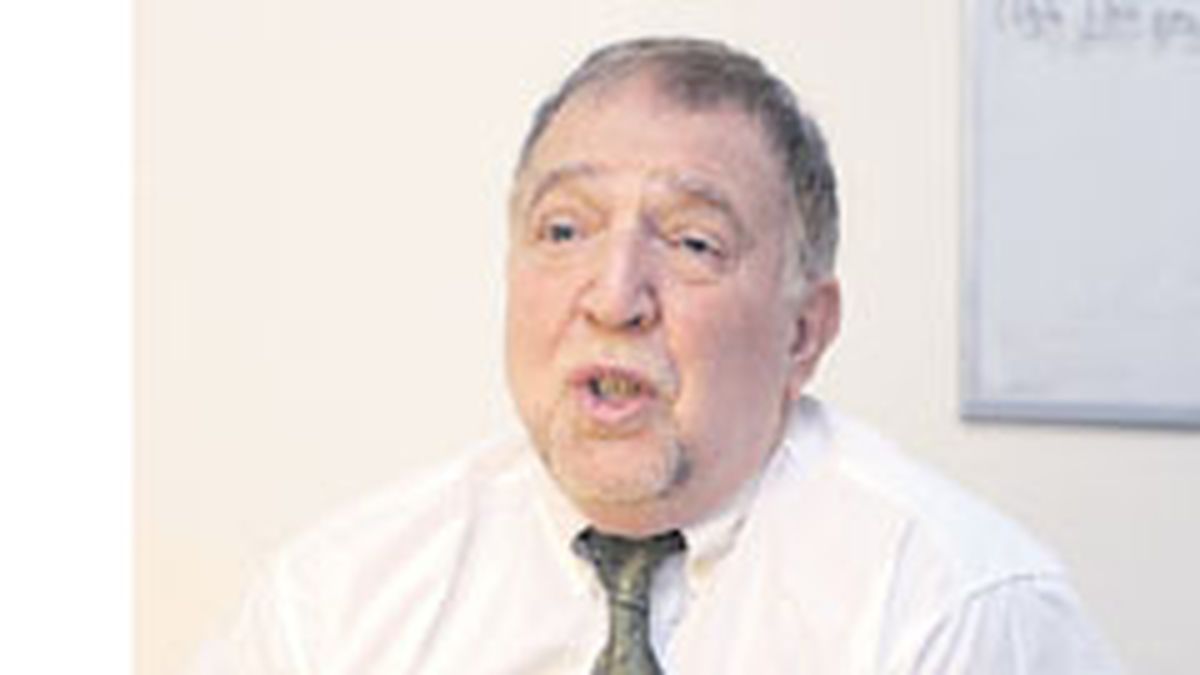 El modelo está desarmado y sin brújula