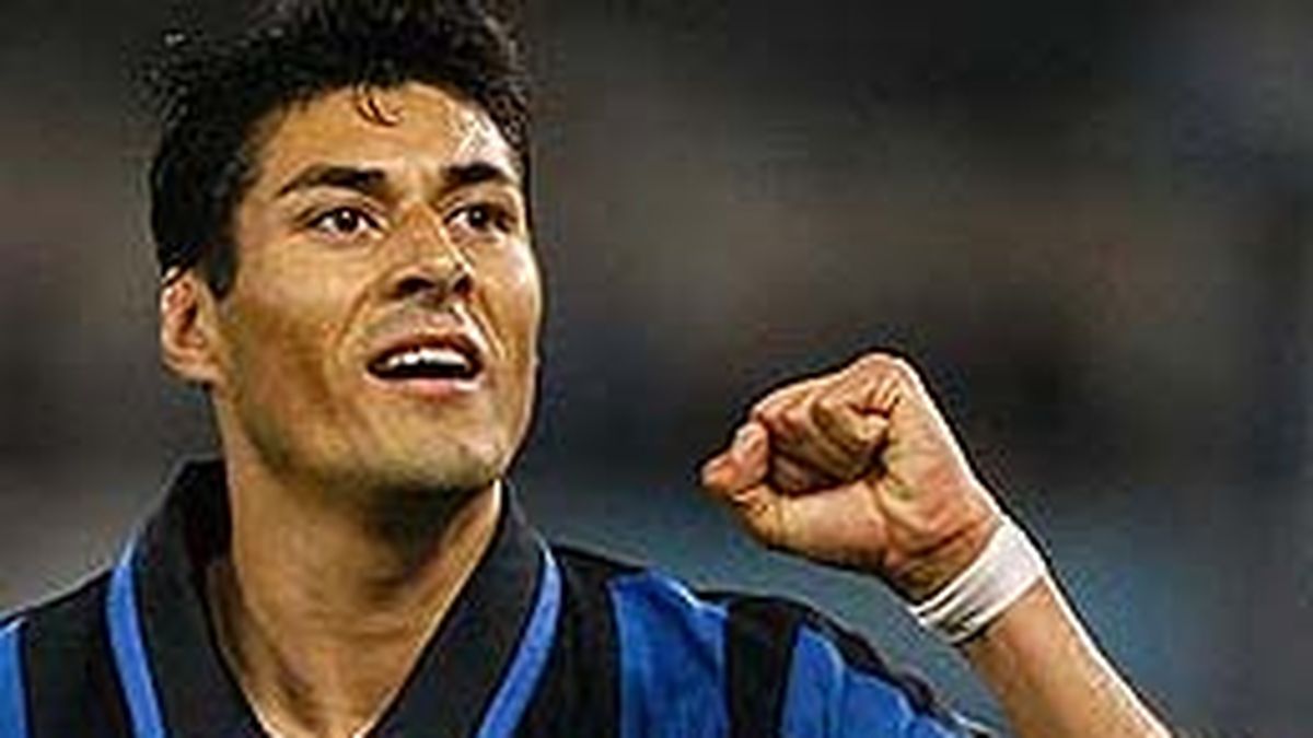 Julio Cruz, en la mira del Real Madrid y el Bologna