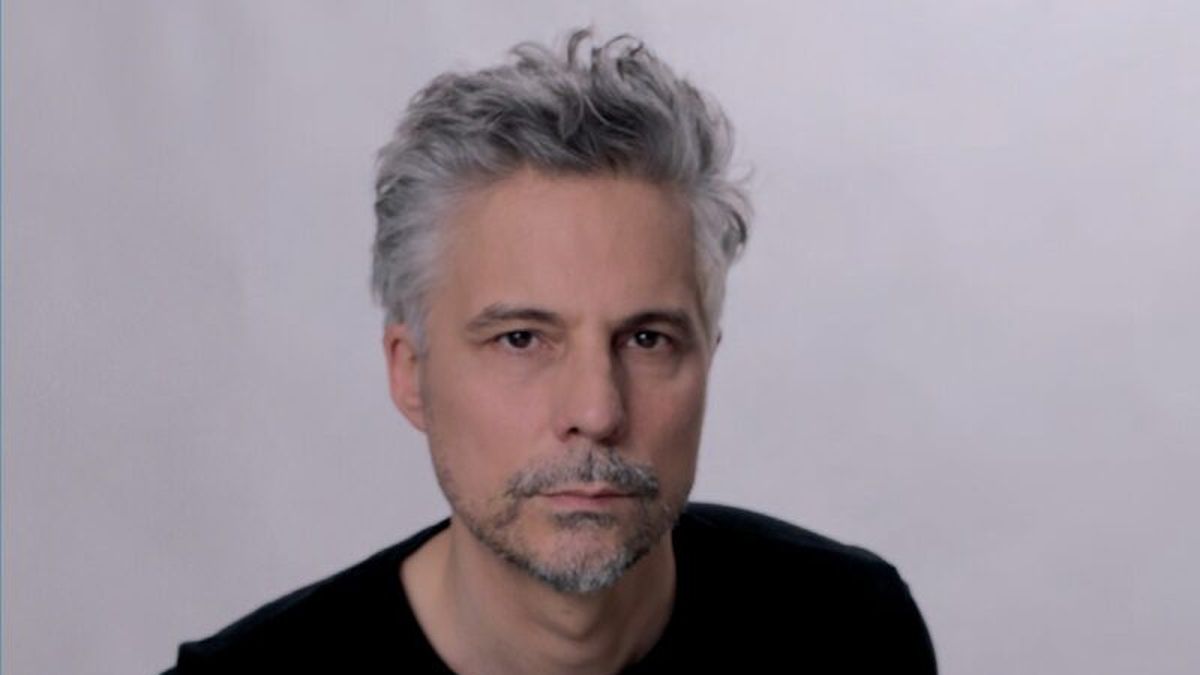 Federico Olivera y un teatro a pura fuerza y sangre