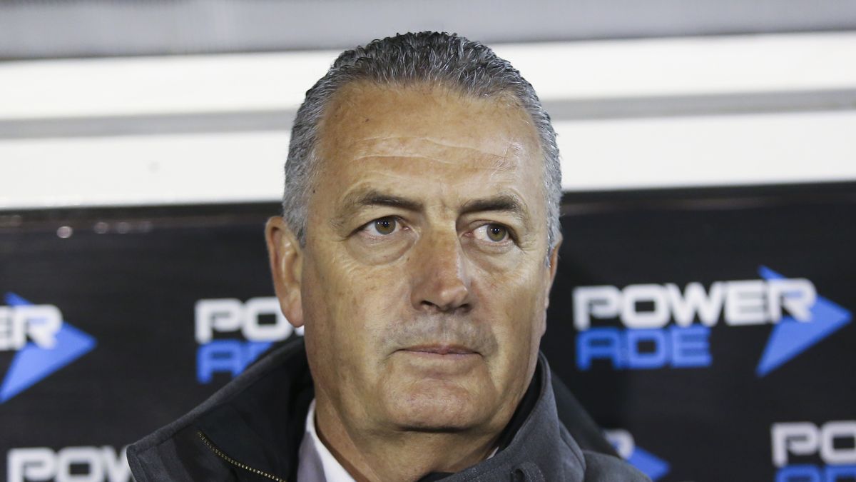 Alfaro demora la respuesta y Boca empieza a manejar otros nombres