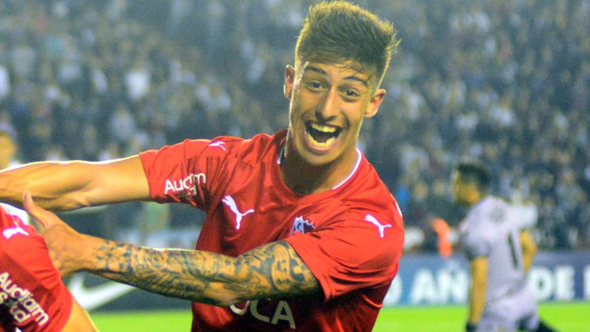 La historia sin fin: ahora Rigoni viajó a Rusia para firmar su contrato