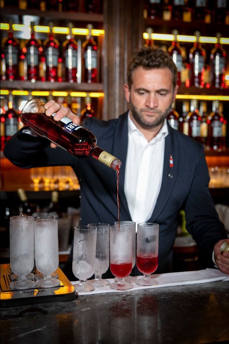 Llega al país la máquina de soda original del camparino milanés