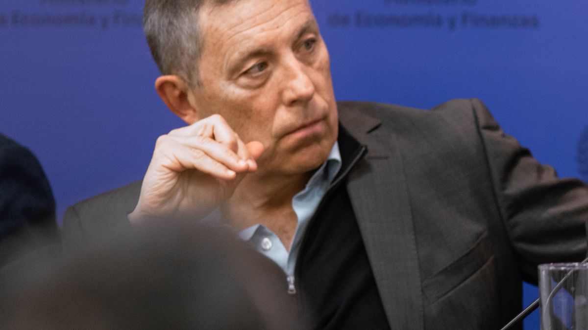 Gabriel Oddone admitió la posibilidad de cambios tributarios, pero sin ...