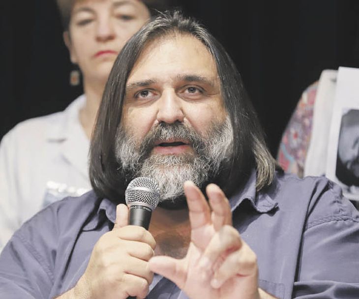 Baradel volvió a lanzar a Kicillof para seguir en la gobernación