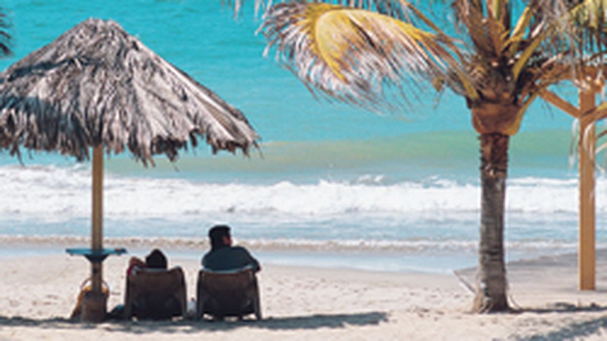 Aguas cálidas y las mejores olas en el norte peruano