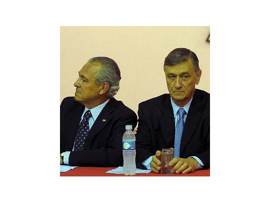 Para aplacar críticas internas del FAP, Binner cruzó a Barletta