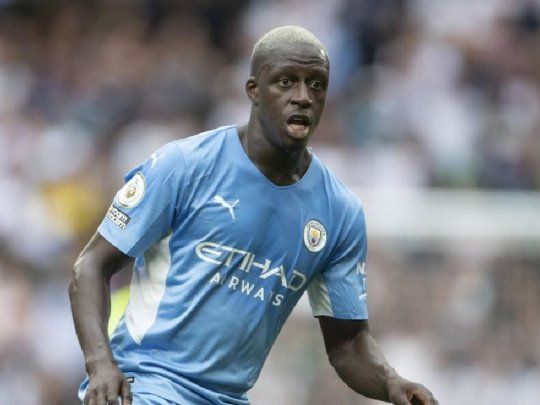 El futbolista Benjamin Mendy fue declarado no culpable de seis violaciones