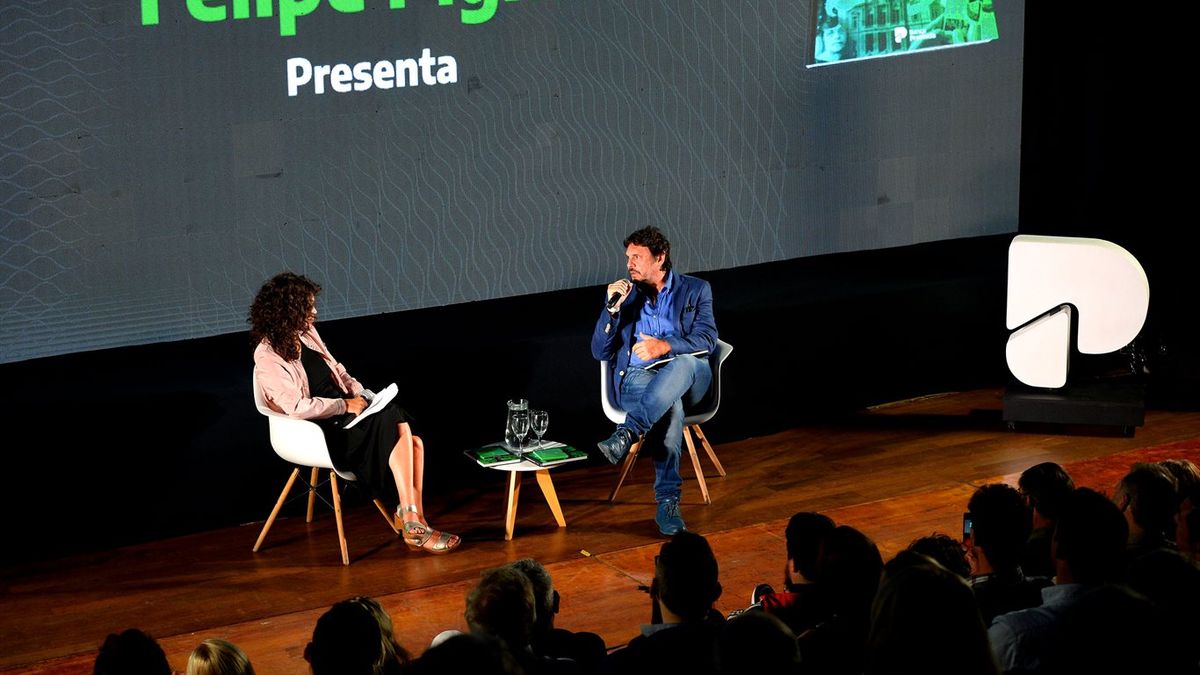 Felipe Pigna presentó un libro y un documental sobre el Bicentenario de ...