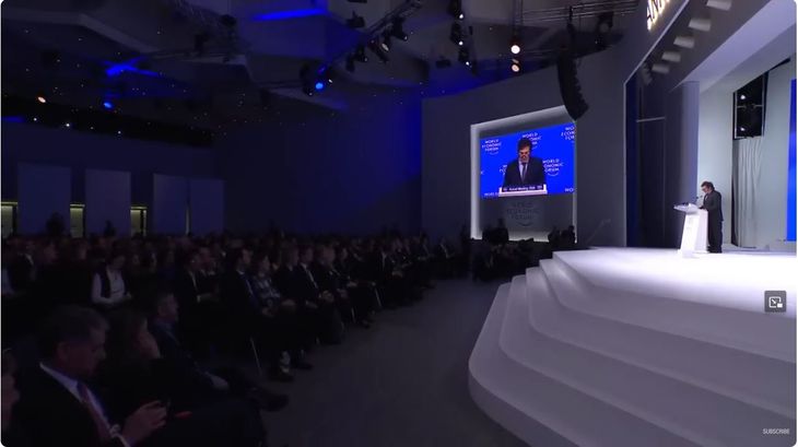 Javier Milei y Jenofonte en Davos