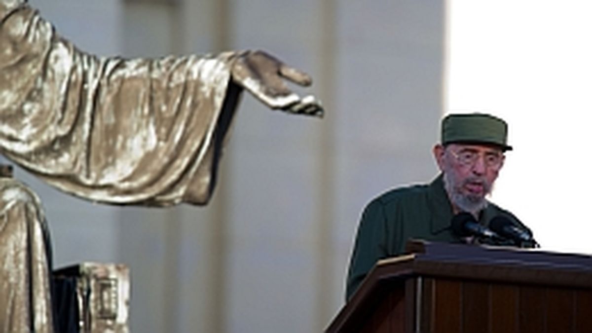 Fidel volvió a dar un discurso ante una multitud (duró 45 minutos)