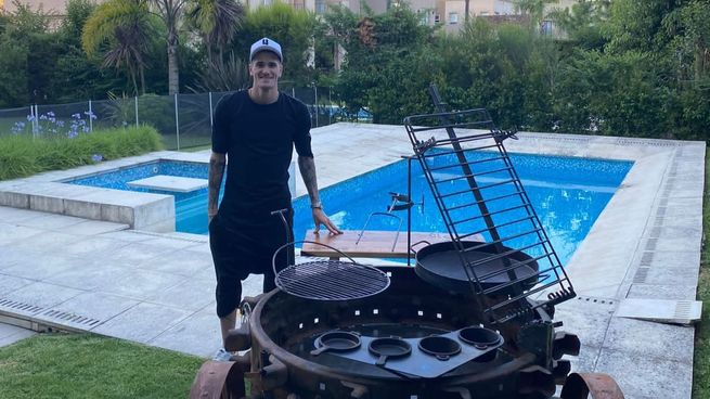 Comenzó a hacer parrillas como hobby y fue elegido por la Selección ...