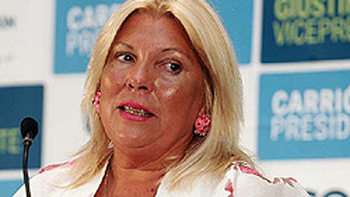 Carrió denunció a Kirchner por asociación ilícita