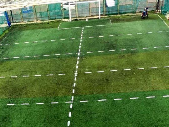 Metegol humano: el fútbol 5 que impulsaron dos socios comerciales para ...