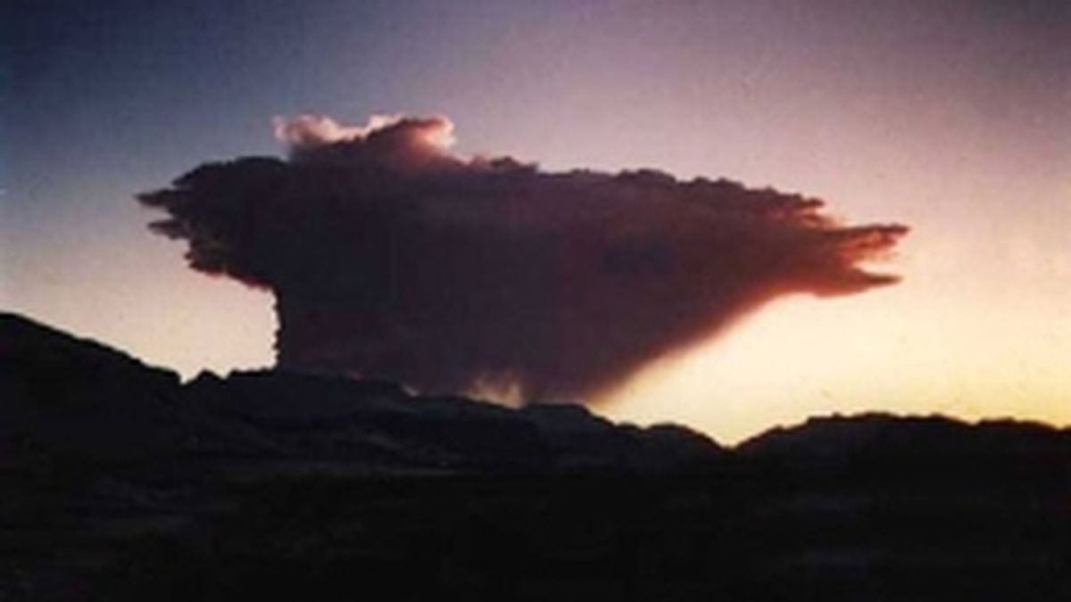 Decretan alerta roja en Chile por aumento de actividad del volcán Hudson