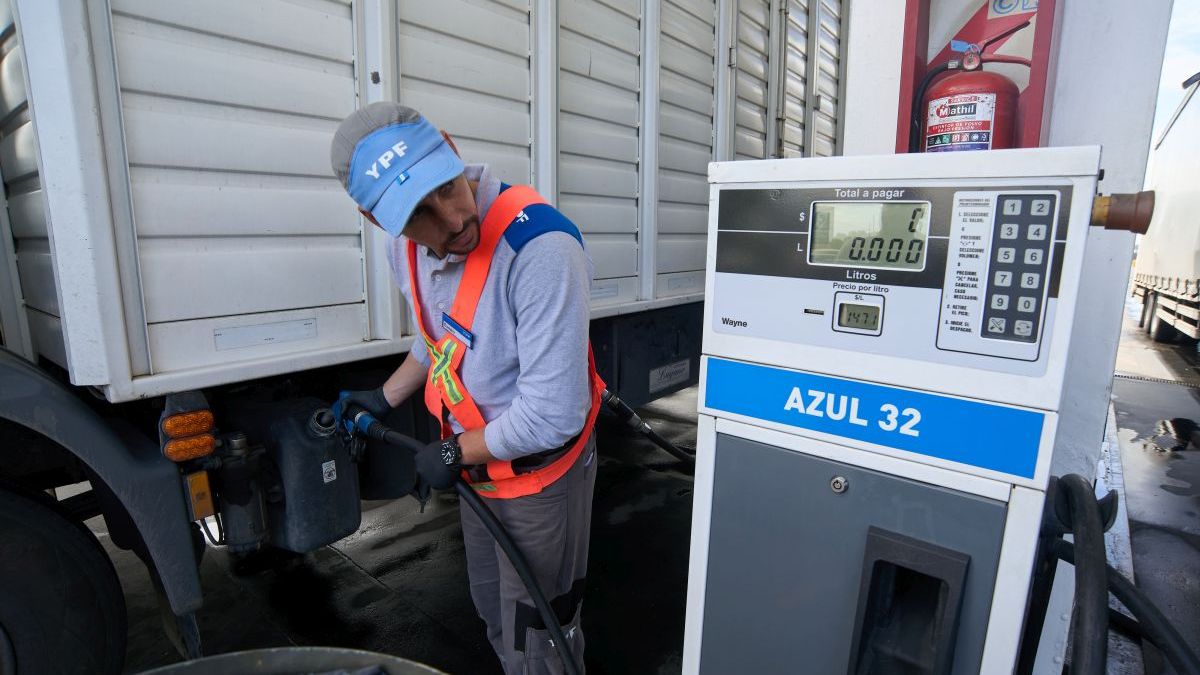 YPF amplía la disponibilidad de Azul 32 con modalidad en surtidor en 80 ...