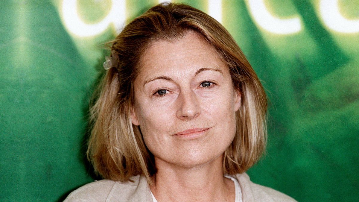 Murió la realizadora Clare Peploe, quien fue pareja y colaboradora de ...