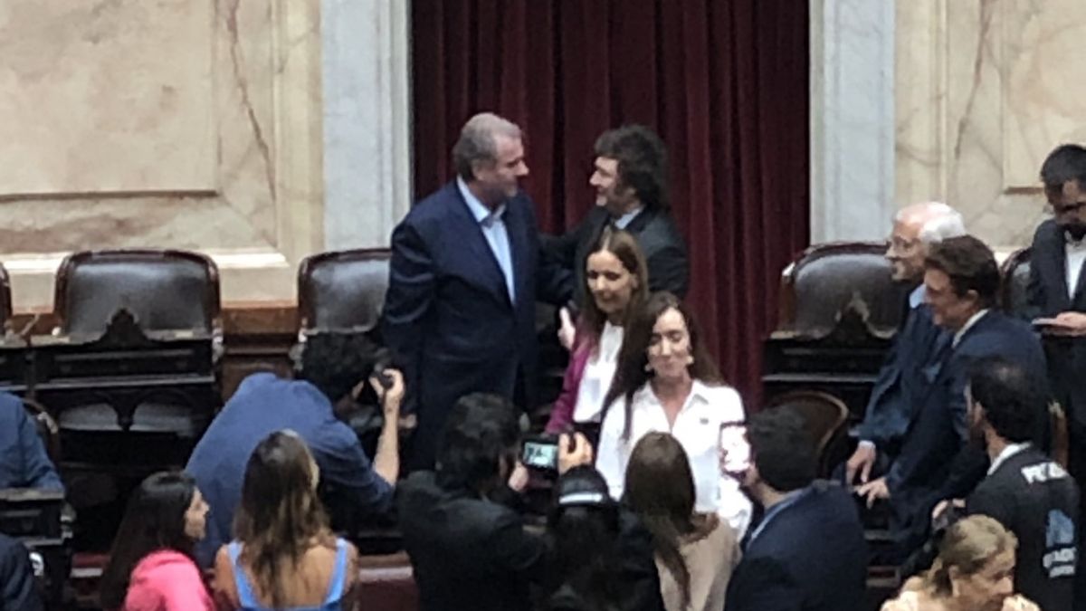 Gerardo Milman regresó al Congreso después de tres meses: su saludo a Milei