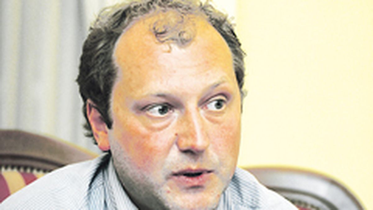 “Sólo el humor y el olvido protegen a un sobreviviente”