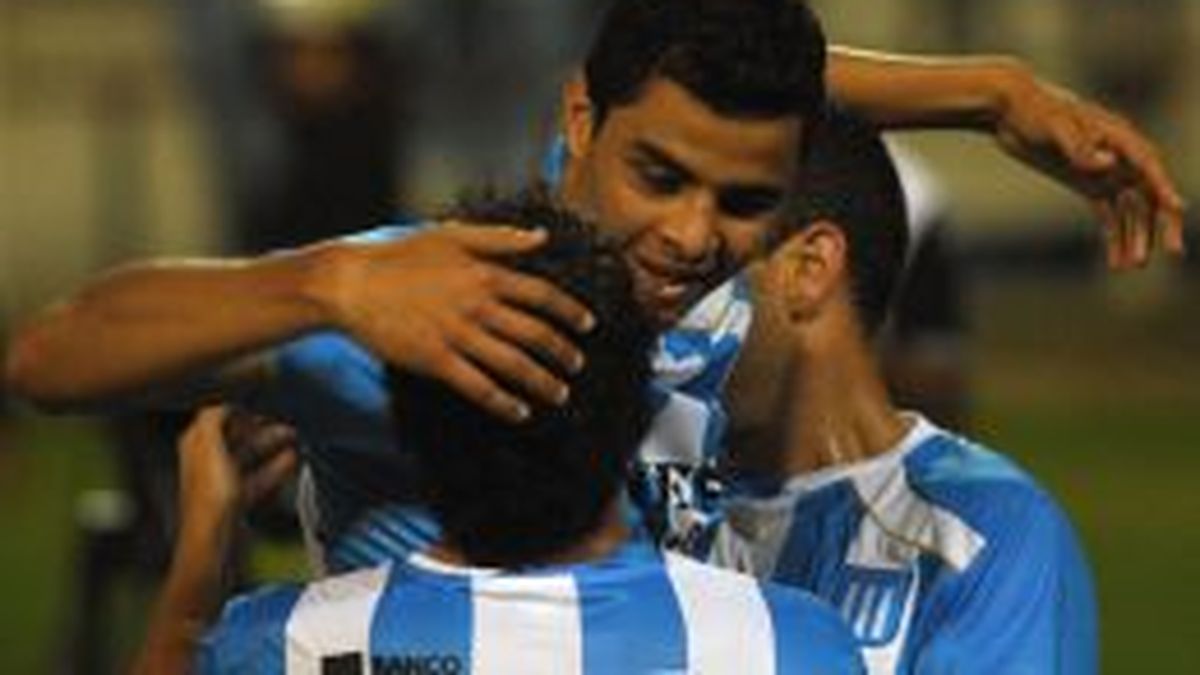 Racing festeja: Giovanni Moreno hizo fútbol