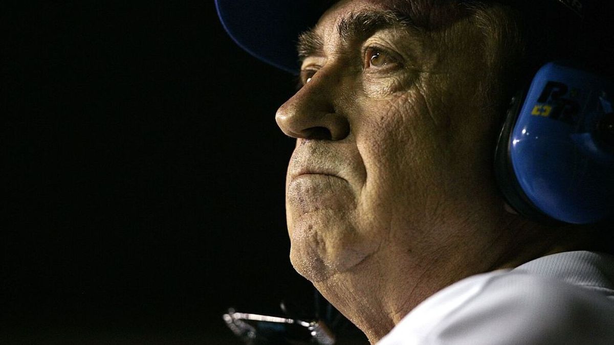 Es el dueño de una cadena de minoristas... y una de las mayoras ...