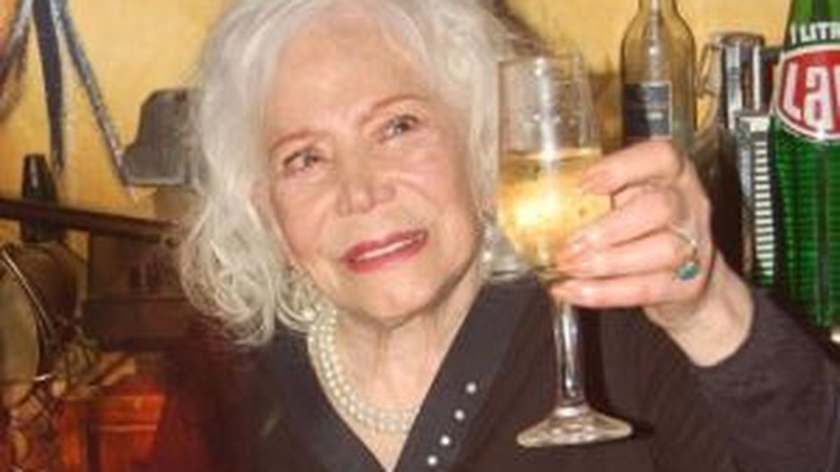 A los 101 años, murió la actriz y cantante Elena Lucena