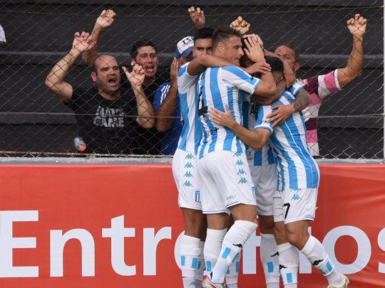 Racing, victoria récord y los cuartos a un paso