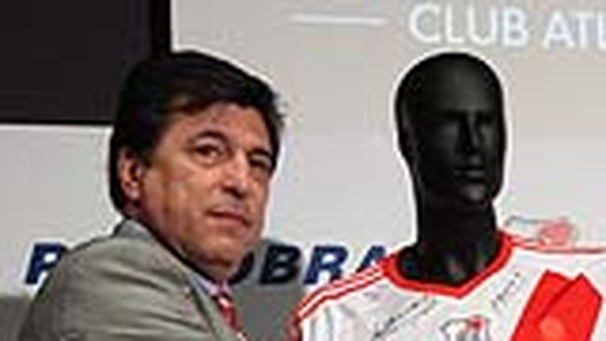 Passarella: River tiene un déficit mensual de u$s 1,2 millones