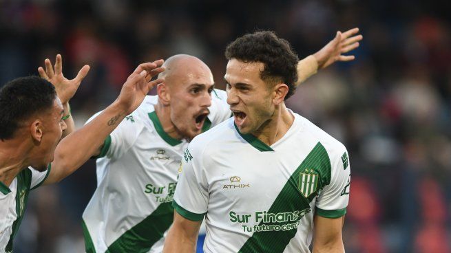 Banfield no baja los brazos: le ganó a Tigre y se aleja de la zona de ...