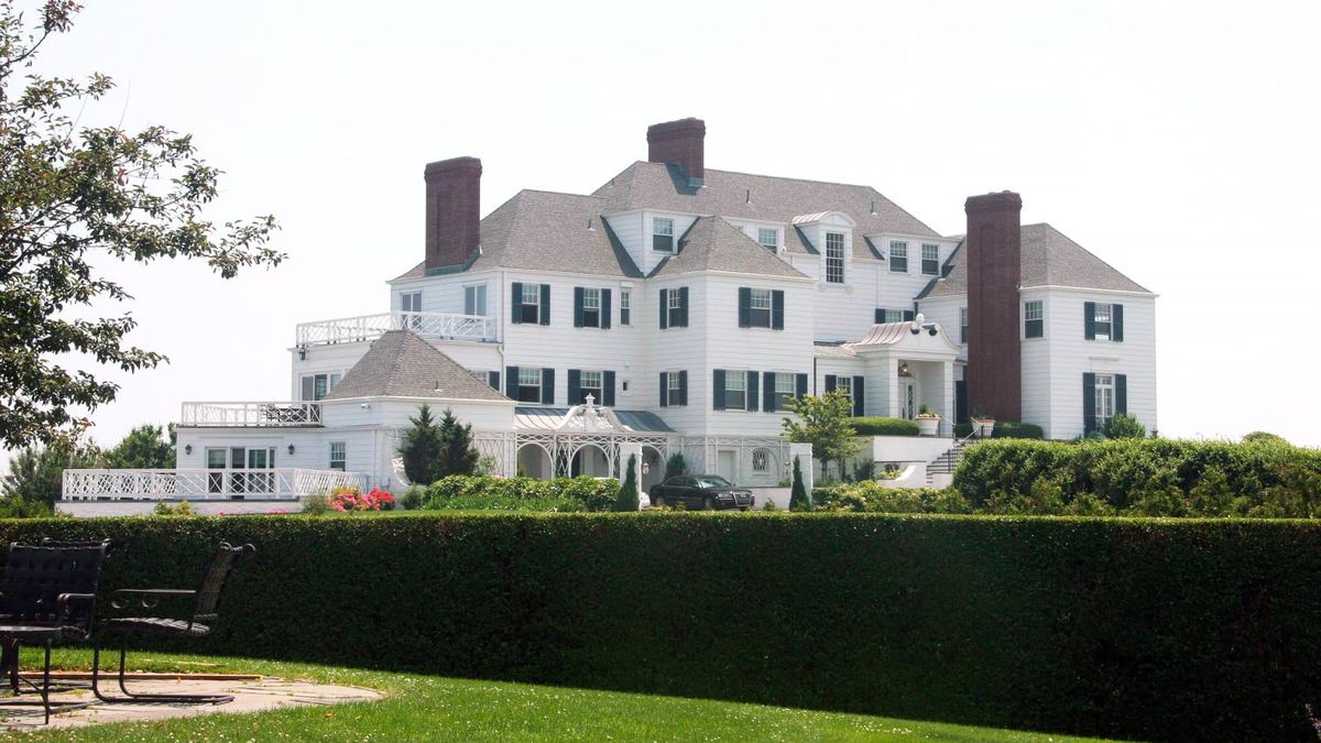 La historia detrás de la mansión de lujo de 17 millones de dólares de Taylor Swift que la ...