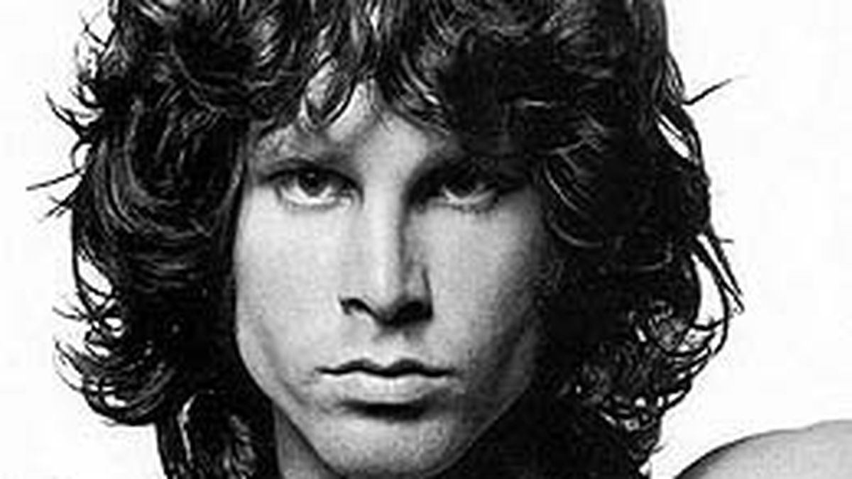 Homenajean a Jim Morrison en el bar de donde fue echado por orinar la barra