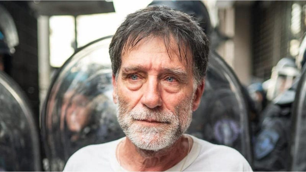 El crudo relato del padre Paco Olveira, que viajaba en el micro que volcó en Ruta 2