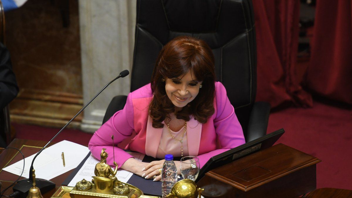 El duro cruce de Cristina con Lousteau: Me enseñaste vos con la 125