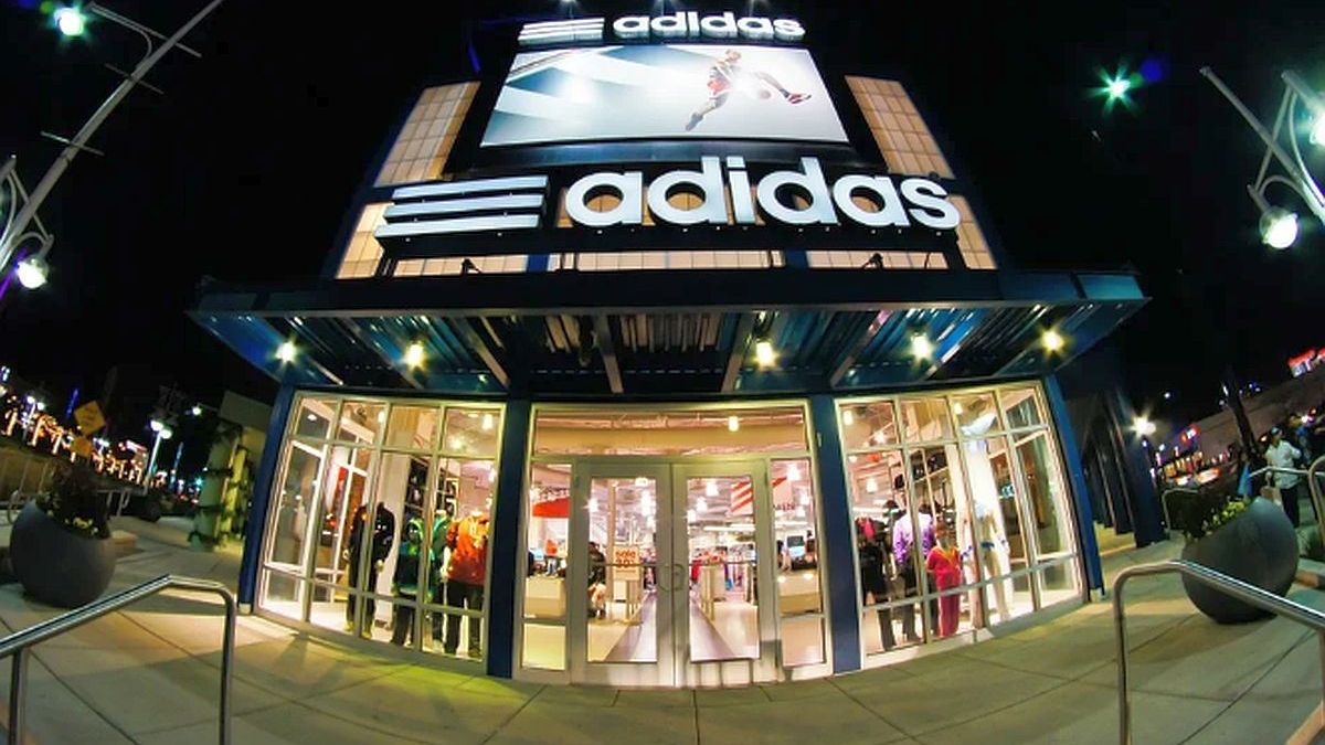 Adidas prevé que continúen la caída en las ventas y las pérdidas de ...