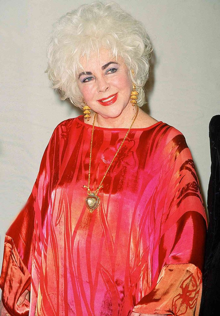 Margot Robbie sorprende a todos usando el diamante Taj Mahal de ...