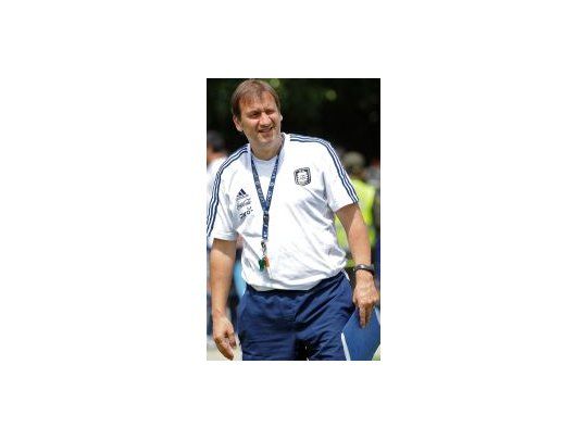 Walter Perazzo dirigirá a Olimpo